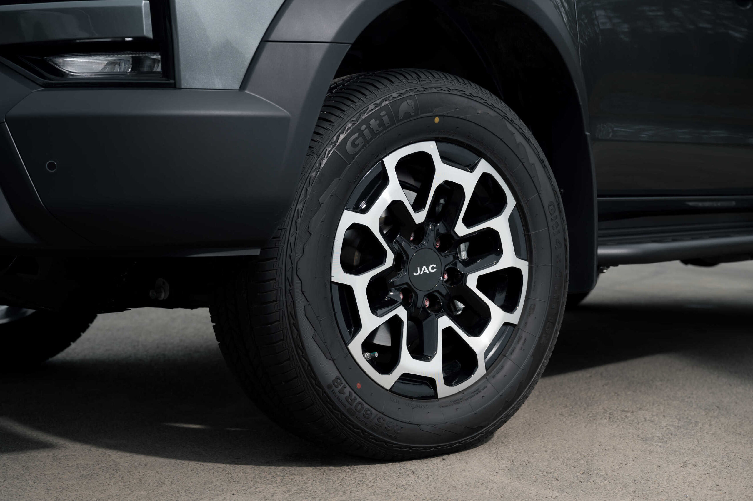 JAC T8 Pro – pick-up z charakterem i terenowym DNA